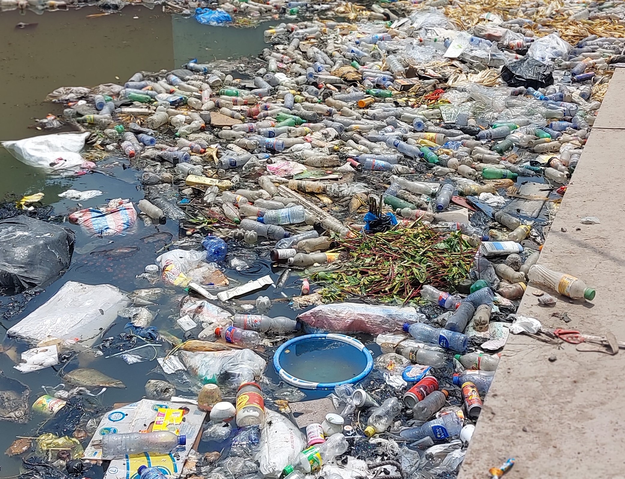 « Les plastiques polluent les rivières de Kinshasa